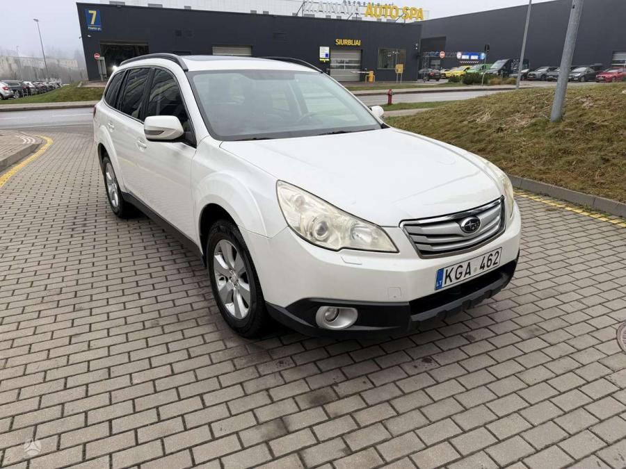 Balts Subaru Outback 2010 Viļņa, ar dzinēja tilpumu 2.46 L un nobraukumu 322 tūkst. km par 4600 €, foto 8 vietnē AUTOMOTO.COM.LV