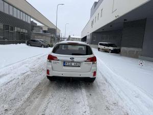 White Subaru Outback 2010 in Vilnius, with an engine capacity of 2.50 L and mileage of 322 thousand km for 4600 €, photo 4 on AUTOMOTO.COM.LV