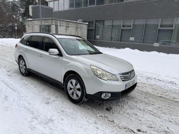White Subaru Outback 2010 in Vilnius, with an engine capacity of 2.50 L and mileage of 322 thousand km for 4600 €, photo 7 on AUTOMOTO.COM.LV