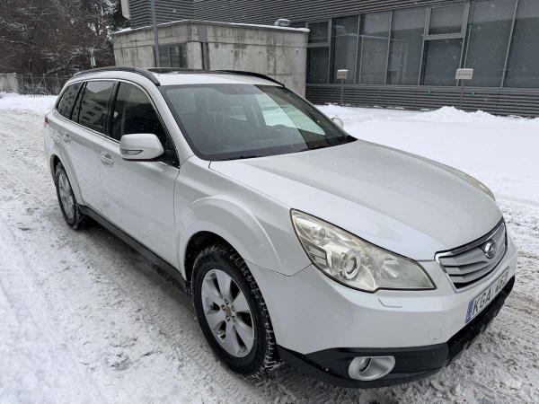 White Subaru Outback 2010 in Vilnius, with an engine capacity of 2.50 L and mileage of 322 thousand km for 4600 €, photo 9 on AUTOMOTO.COM.LV