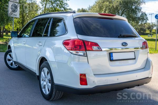 Balts Subaru Outback 2010 Rīga, ar dzinēja tilpumu 2.50 L un nobraukumu 259 tūkst. km par 5250 €, foto 8 vietnē AUTOMOTO.COM.LV
