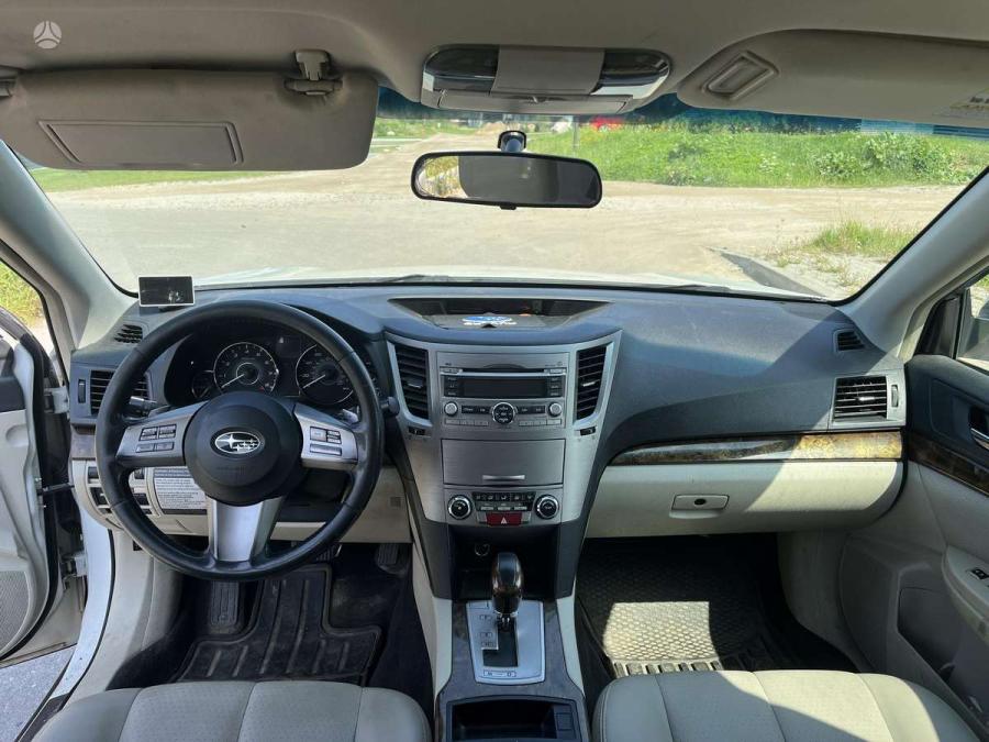 Balts Subaru Outback 2010 Kauņa, ar dzinēja tilpumu 2.46 L un nobraukumu 322 tūkst. km par 4300 €, foto 7 vietnē AUTOMOTO.COM.LV