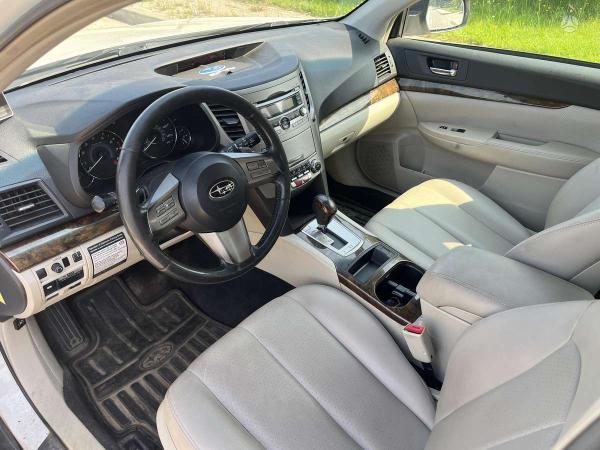 White Subaru Outback 2010 in Kaunas, with an engine capacity of 2.46 L and mileage of 322 thousand km for 4300 €, photo 7 on AUTOMOTO.COM.LV