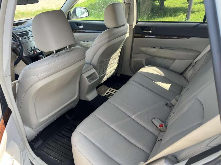 Balts Subaru Outback 2010 Kauņa, ar dzinēja tilpumu 2.46 L un nobraukumu 322 tūkst. km par 4300 €, foto 9 vietnē AUTOMOTO.COM.LV