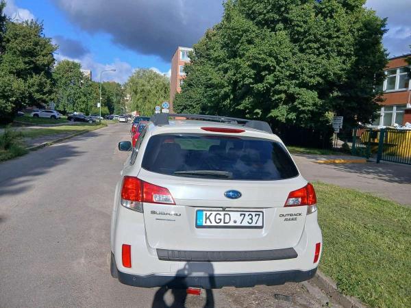 Balts Subaru Outback 2010 Klaipėda, ar dzinēja tilpumu 2.50 L un nobraukumu 234 tūkst. km par 4500 €, foto 5 vietnē AUTOMOTO.COM.LV