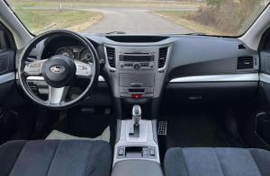 White Subaru Outback 2010 in Vilnius, with an engine capacity of 2.46 L and mileage of 379 thousand km for 4800 €, photo 10 on AUTOMOTO.COM.LV