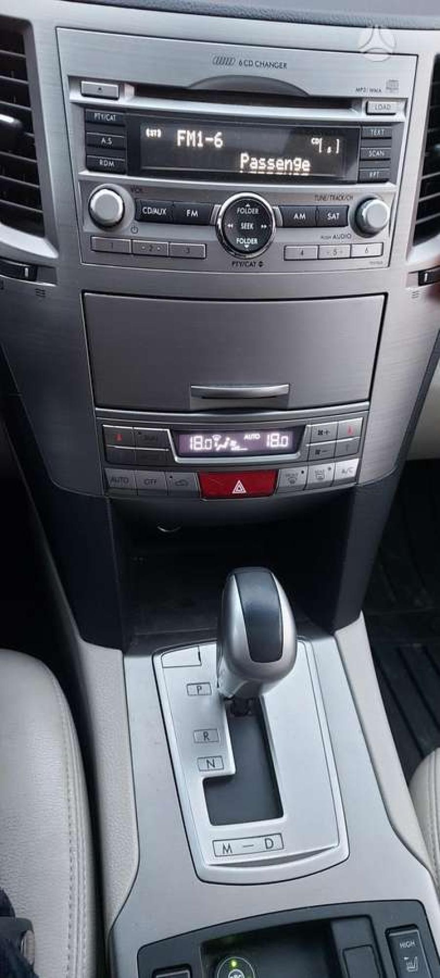 White Subaru Outback 2010 in Vilnius, with an engine capacity of 2.46 L and mileage of 213 thousand km for 4500 €, photo 14 on AUTOMOTO.COM.LV