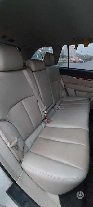White Subaru Outback 2010 in Vilnius, with an engine capacity of 2.46 L and mileage of 213 thousand km for 4500 €, photo 22 on AUTOMOTO.COM.LV