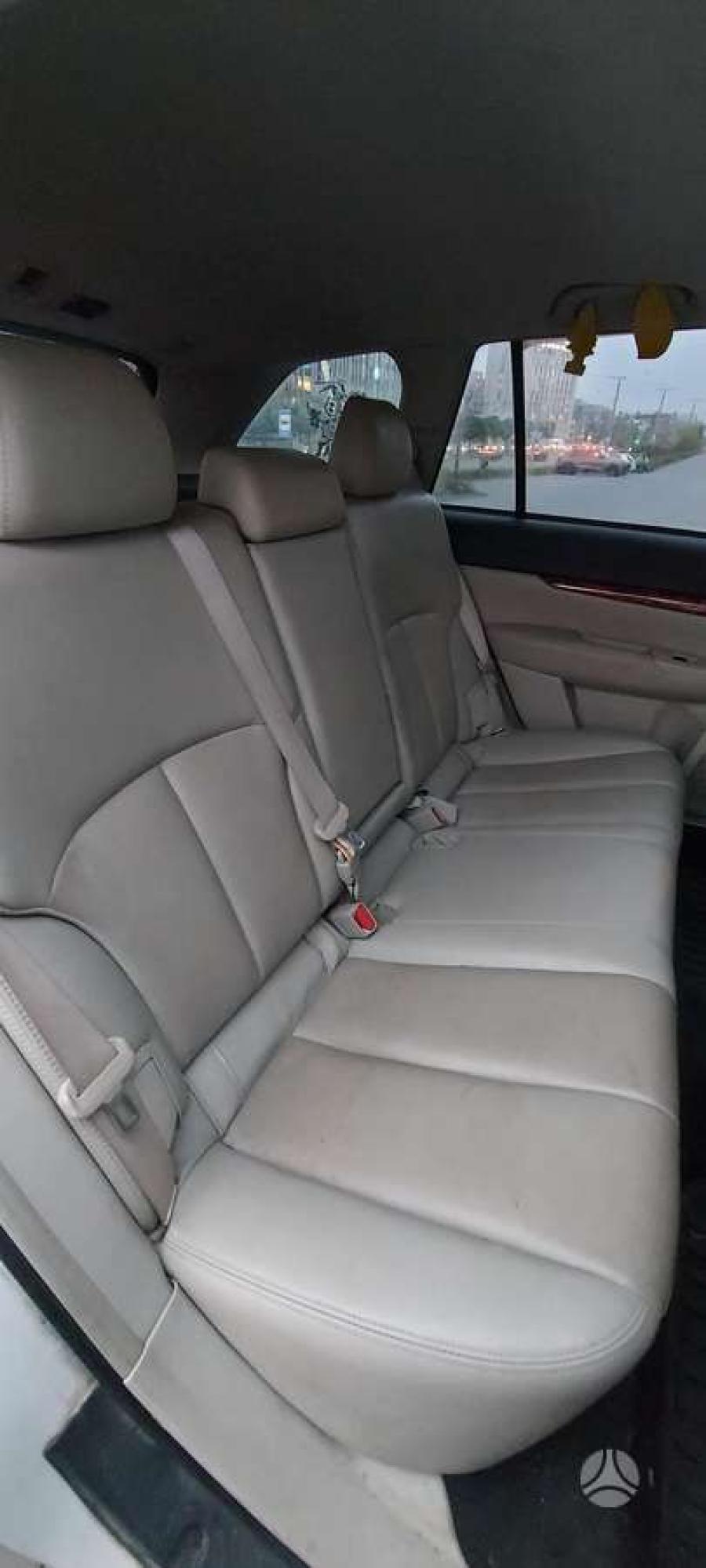 White Subaru Outback 2010 in Vilnius, with an engine capacity of 2.46 L and mileage of 213 thousand km for 4500 €, photo 22 on AUTOMOTO.COM.LV