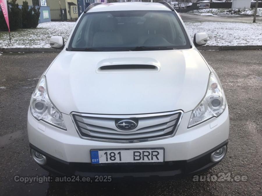 Balts Subaru Outback 2011 Tartu, ar dzinēja tilpumu 2.00 L un nobraukumu 0 tūkst. km par 2800 €, foto 2 vietnē AUTOMOTO.COM.LV
