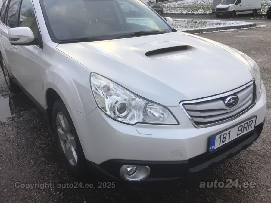 Balts Subaru Outback 2011 Tartu, ar dzinēja tilpumu 2.00 L un nobraukumu 0 tūkst. km par 2800 €, foto 3 vietnē AUTOMOTO.COM.LV
