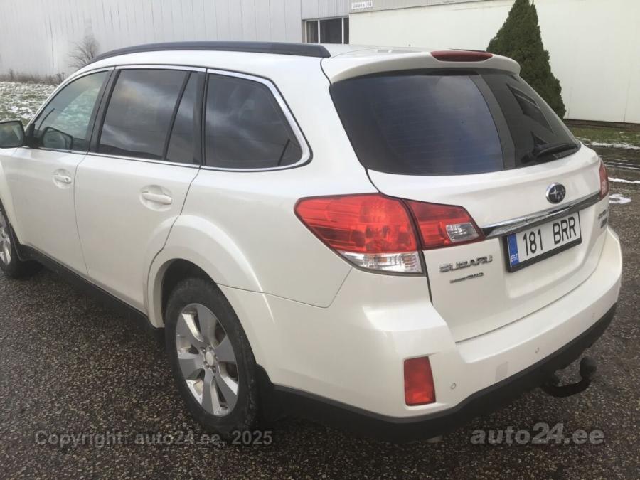 Balts Subaru Outback 2011 Tartu, ar dzinēja tilpumu 2.00 L un nobraukumu 0 tūkst. km par 2800 €, foto 7 vietnē AUTOMOTO.COM.LV
