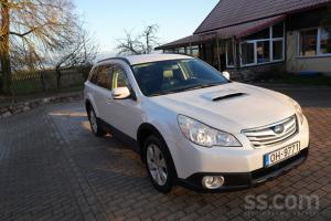 White Subaru Outback 2011 in Dobele, with an engine capacity of 2.00 L and mileage of 190 thousand km for 5900 €, photo  on AUTOMOTO.COM.LV