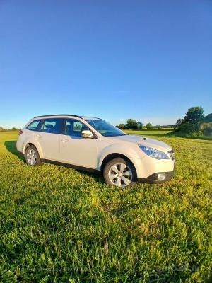 Balts Subaru Outback 2011 Kuresāre, ar dzinēja tilpumu 2.00 L un nobraukumu 239 tūkst. km par 3350 €, foto 5 vietnē AUTOMOTO.COM.LV