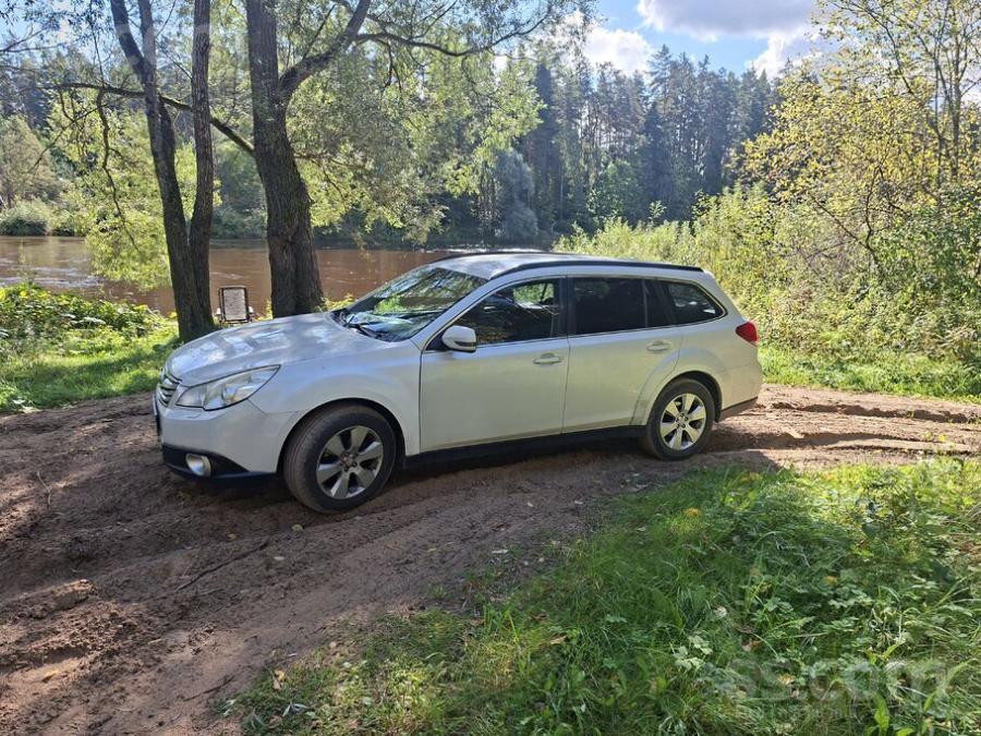 Balts Subaru Outback 2011 Valmiera, ar dzinēja tilpumu 2.50 L un nobraukumu 417 tūkst. km par 2050 €, foto 6 vietnē AUTOMOTO.COM.LV