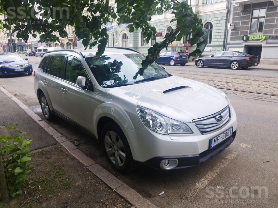Balts Subaru Outback 2012 Rīga, ar dzinēja tilpumu 2.00 L un nobraukumu 287 tūkst. km par 3300 €, foto 1 vietnē AUTOMOTO.COM.LV