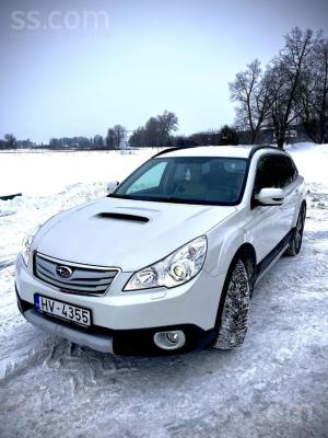 Balts Subaru Outback 2012 Rīga, ar dzinēja tilpumu 2.00 L un nobraukumu 248 tūkst. km par 3850 €, foto  vietnē AUTOMOTO.COM.LV