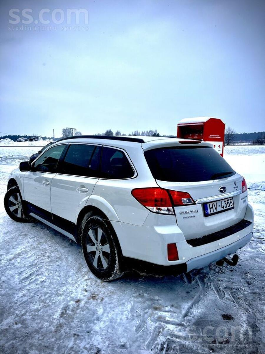 Balts Subaru Outback 2012 Rīga, ar dzinēja tilpumu 2.00 L un nobraukumu 248 tūkst. km par 3850 €, foto 3 vietnē AUTOMOTO.COM.LV