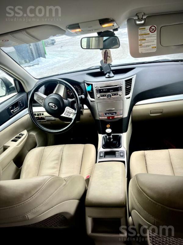 Balts Subaru Outback 2012 Rīga, ar dzinēja tilpumu 2.00 L un nobraukumu 248 tūkst. km par 3850 €, foto 5 vietnē AUTOMOTO.COM.LV