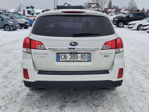 White Subaru Outback 2012 in Taurage, with an engine capacity of 2.00 L and mileage of 191 thousand km for 3200 €, photo 5 on AUTOMOTO.COM.LV