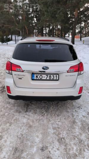 White Subaru Outback 2012 in Riga, with an engine capacity of 2.50 L and mileage of 224 thousand km for 5800 €, photo 7 on AUTOMOTO.COM.LV