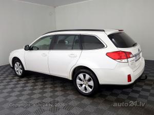 White Subaru Outback 2012 in Tallinn, with an engine capacity of 2.00 L and mileage of 325 thousand km for 2499 €, photo 5 on AUTOMOTO.COM.LV