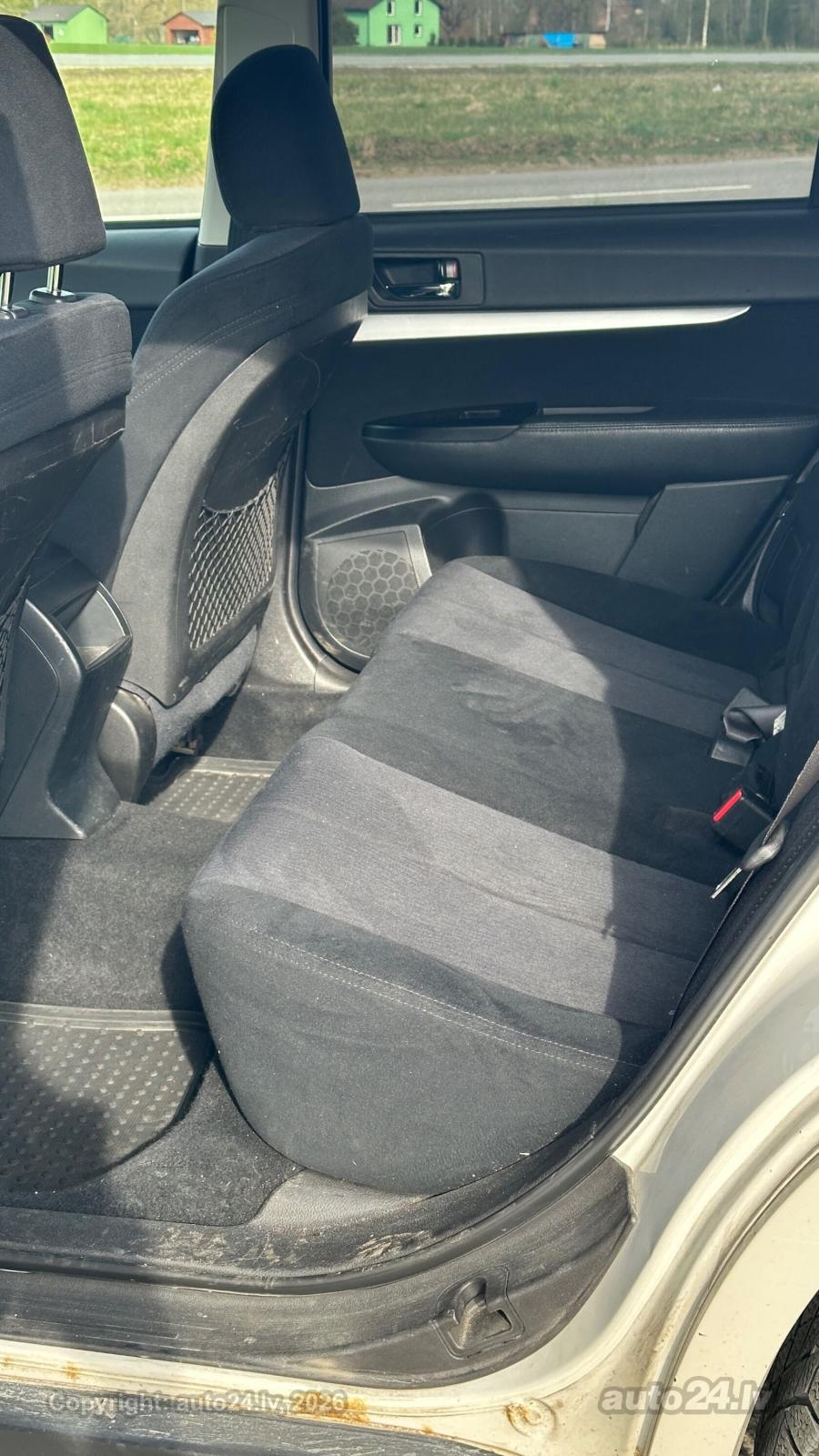 Balts Subaru Outback 2012 Viljandi, ar dzinēja tilpumu 2.00 L un nobraukumu 388 tūkst. km par 2490 €, foto 24 vietnē AUTOMOTO.COM.LV