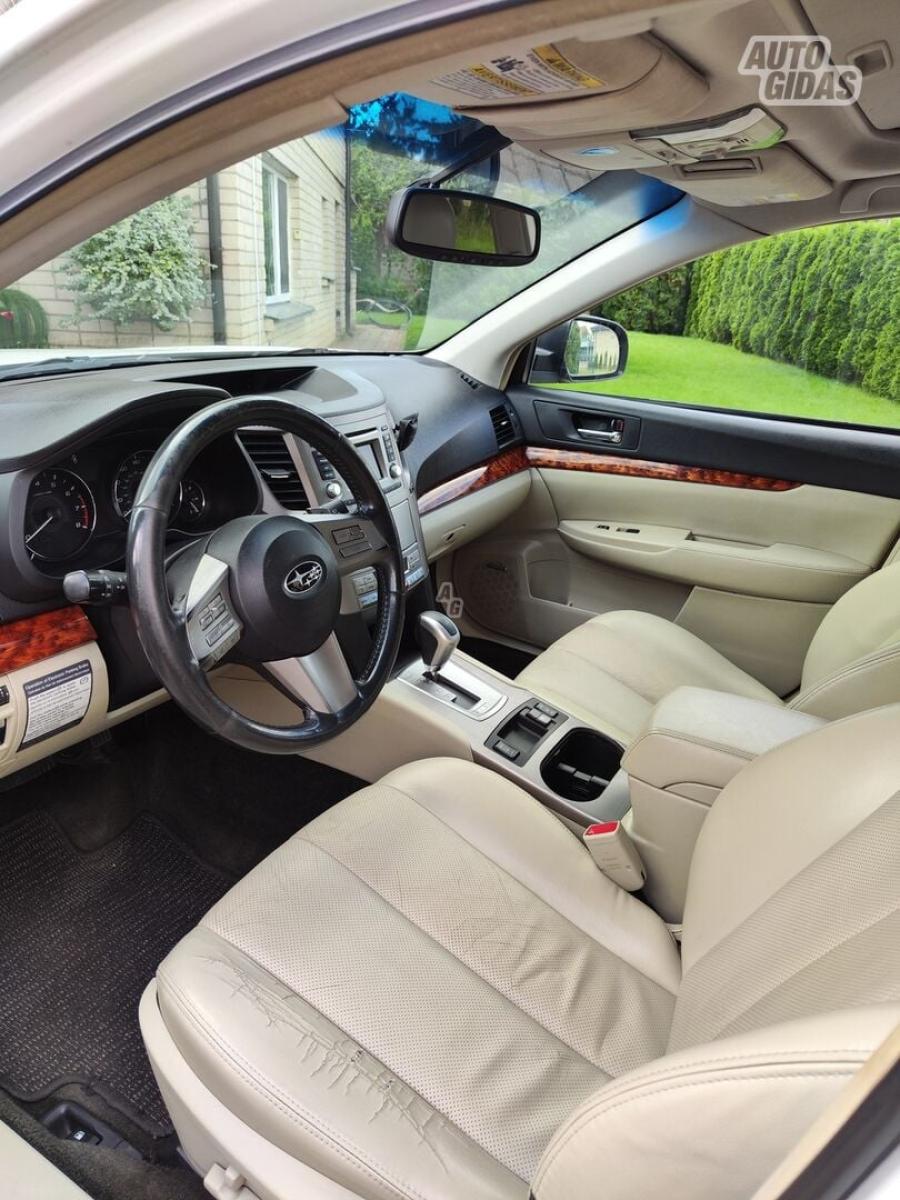 White Subaru Outback 2012 in Kaunas, with an engine capacity of 2.50 L and mileage of 285 thousand km for 4700 €, photo 6 on AUTOMOTO.COM.LV