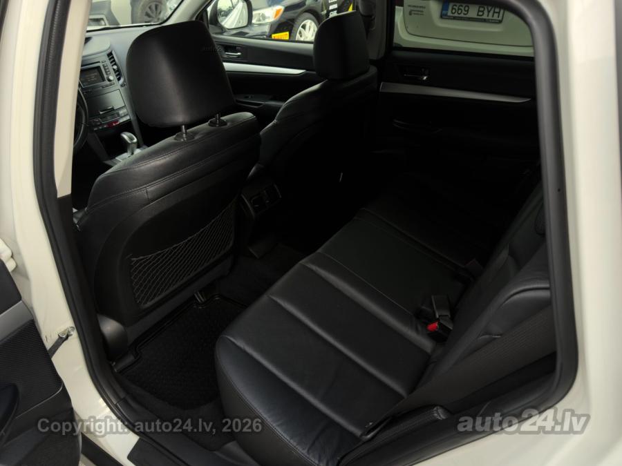 Balts Subaru Outback 2013 Tartu, ar dzinēja tilpumu 2.50 L un nobraukumu 266 tūkst. km par 6500 €, foto 8 vietnē AUTOMOTO.COM.LV
