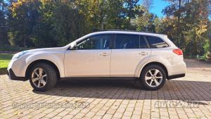 White Subaru Outback 2013 in Saku, with an engine capacity of 2.50 L and mileage of 199 thousand km for 6300 €, photo 4 on AUTOMOTO.COM.LV