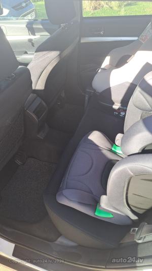 White Subaru Outback 2013 in Saku, with an engine capacity of 2.50 L and mileage of 199 thousand km for 6300 €, photo 8 on AUTOMOTO.COM.LV