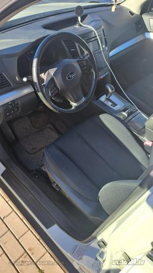 White Subaru Outback 2013 in Saku, with an engine capacity of 2.50 L and mileage of 199 thousand km for 6300 €, photo 9 on AUTOMOTO.COM.LV