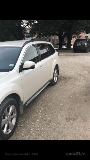 Balts Subaru Outback 2013 Tallina, ar dzinēja tilpumu 2.50 L un nobraukumu 159 tūkst. km par 6500 €, foto  vietnē AUTOMOTO.COM.LV