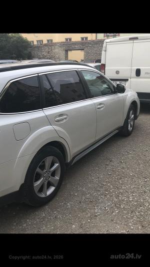 Balts Subaru Outback 2013 Tallina, ar dzinēja tilpumu 2.50 L un nobraukumu 159 tūkst. km par 6500 €, foto 3 vietnē AUTOMOTO.COM.LV