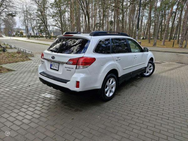 Balts Subaru Outback 2014 Alīta, ar dzinēja tilpumu 2.50 L un nobraukumu 154 tūkst. km par 8750 €, foto 2 vietnē AUTOMOTO.COM.LV