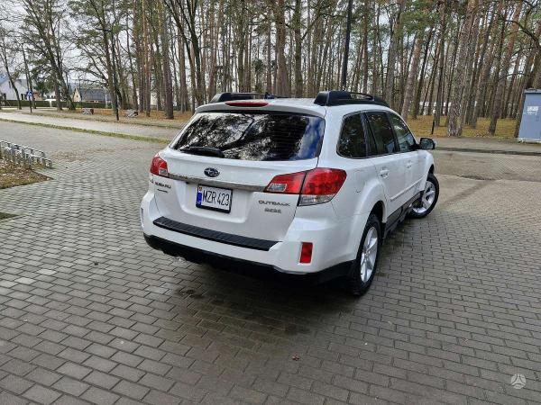 Balts Subaru Outback 2014 Alīta, ar dzinēja tilpumu 2.50 L un nobraukumu 154 tūkst. km par 8750 €, foto 8 vietnē AUTOMOTO.COM.LV