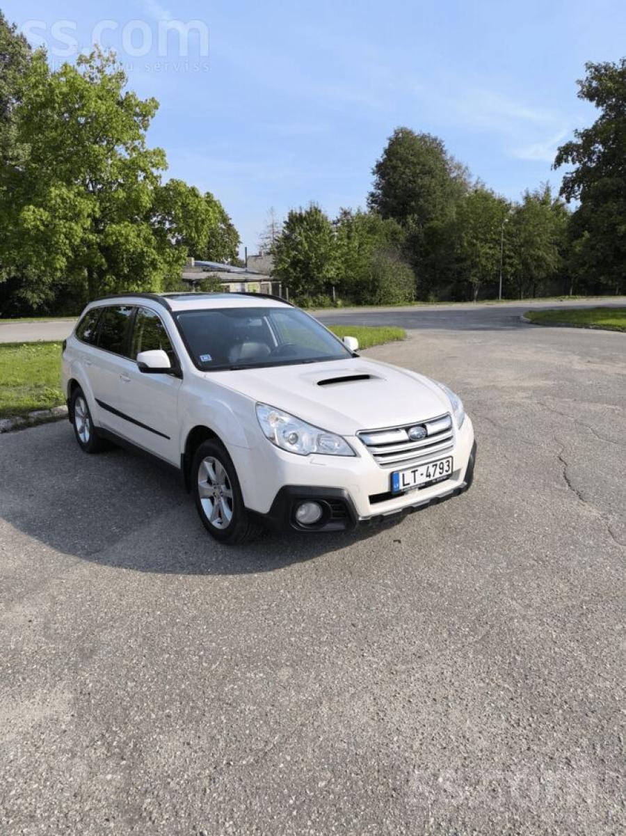 Balts Subaru Outback 2014 Saldus, ar dzinēja tilpumu 2.00 L un nobraukumu 220 tūkst. km par 3500 €, foto 1 vietnē AUTOMOTO.COM.LV