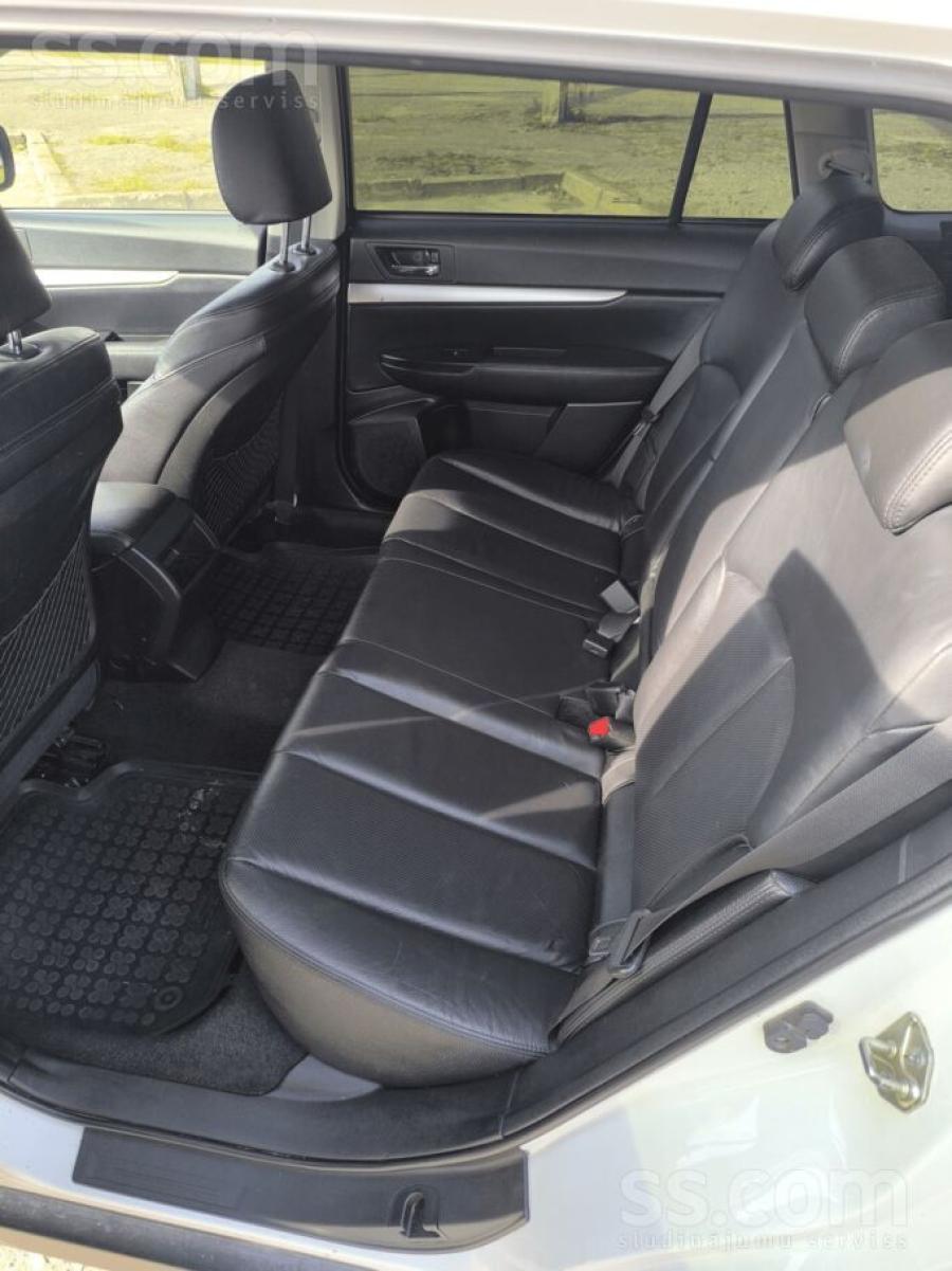 Balts Subaru Outback 2014 Saldus, ar dzinēja tilpumu 2.00 L un nobraukumu 220 tūkst. km par 3500 €, foto 6 vietnē AUTOMOTO.COM.LV