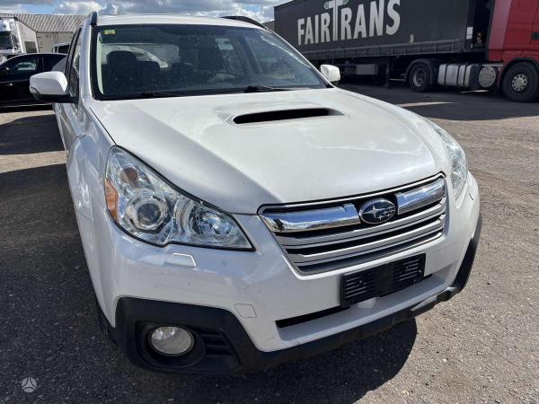 White Subaru Outback 2014 in Panevezys, with an engine capacity of 2.00 L and mileage of 243 thousand km for 2600 €, photo 2 on AUTOMOTO.COM.LV