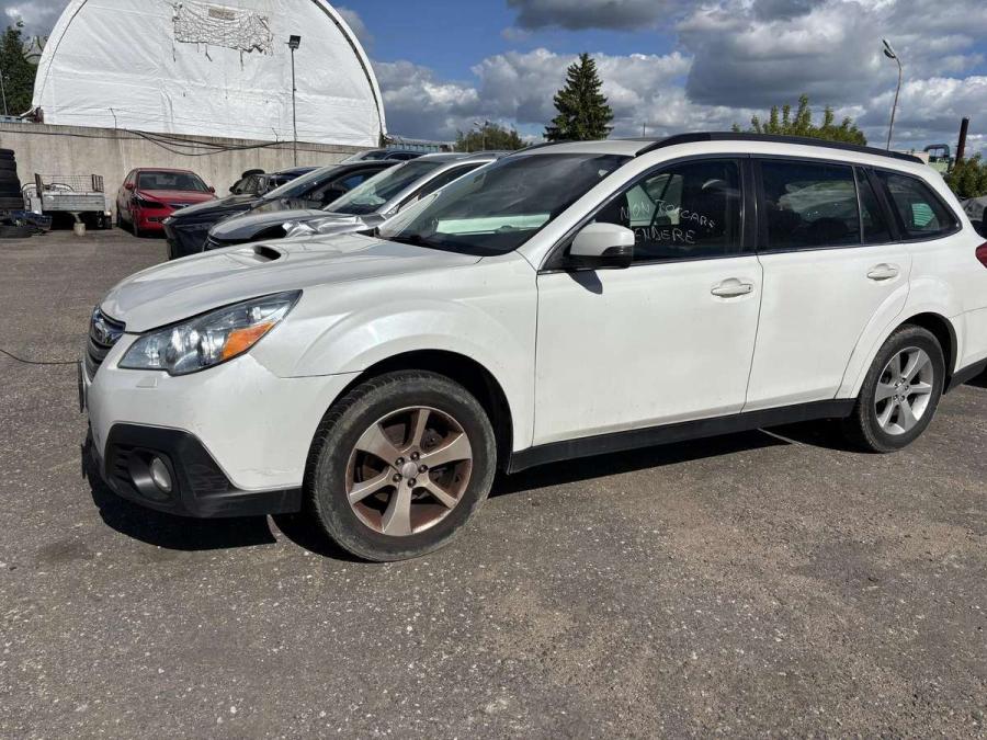 White Subaru Outback 2014 in Panevezys, with an engine capacity of 2.00 L and mileage of 243 thousand km for 2600 €, photo 4 on AUTOMOTO.COM.LV
