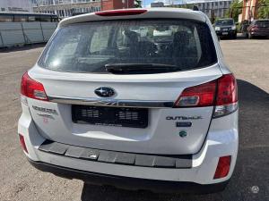 White Subaru Outback 2014 in Panevezys, with an engine capacity of 2.00 L and mileage of 243 thousand km for 2600 €, photo 8 on AUTOMOTO.COM.LV