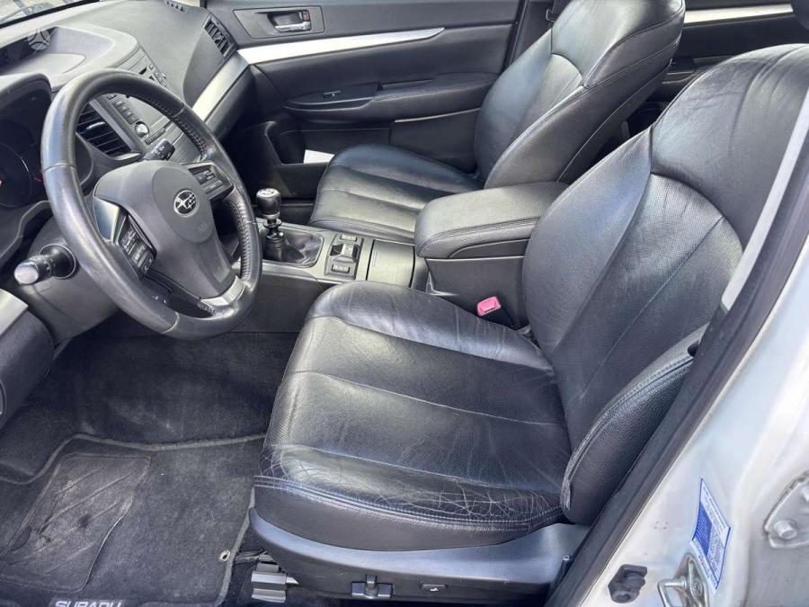 White Subaru Outback 2014 in Panevezys, with an engine capacity of 2.00 L and mileage of 243 thousand km for 2600 €, photo 13 on AUTOMOTO.COM.LV