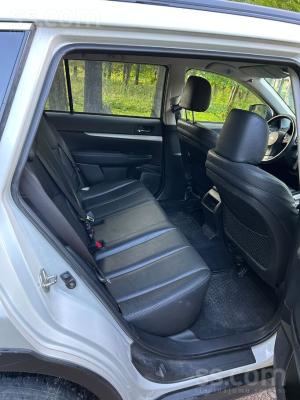 White Subaru Outback 2014 in Jelgava, with an engine capacity of 2.00 L and mileage of 333 thousand km for 6150 €, photo 7 on AUTOMOTO.COM.LV