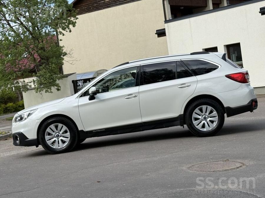 White Subaru Outback 2015 in Jurmala, with an engine capacity of 2.50 L and mileage of 250 thousand km for 8550 €, photo 7 on AUTOMOTO.COM.LV
