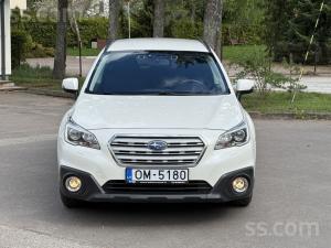 White Subaru Outback 2015 in Jurmala, with an engine capacity of 2.50 L and mileage of 250 thousand km for 8550 €, photo 8 on AUTOMOTO.COM.LV