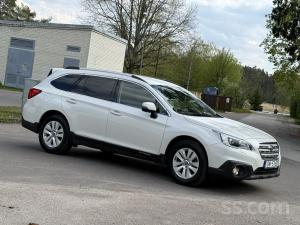 White Subaru Outback 2015 in Jurmala, with an engine capacity of 2.50 L and mileage of 250 thousand km for 8550 €, photo 9 on AUTOMOTO.COM.LV