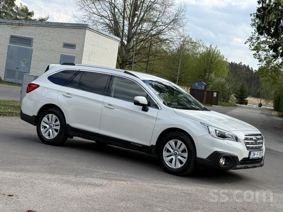 White Subaru Outback 2015 in Jurmala, with an engine capacity of 2.50 L and mileage of 250 thousand km for 8550 €, photo 9 on AUTOMOTO.COM.LV