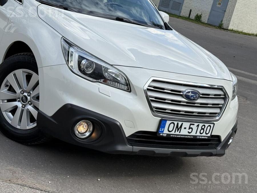 White Subaru Outback 2015 in Jurmala, with an engine capacity of 2.50 L and mileage of 250 thousand km for 8550 €, photo 12 on AUTOMOTO.COM.LV