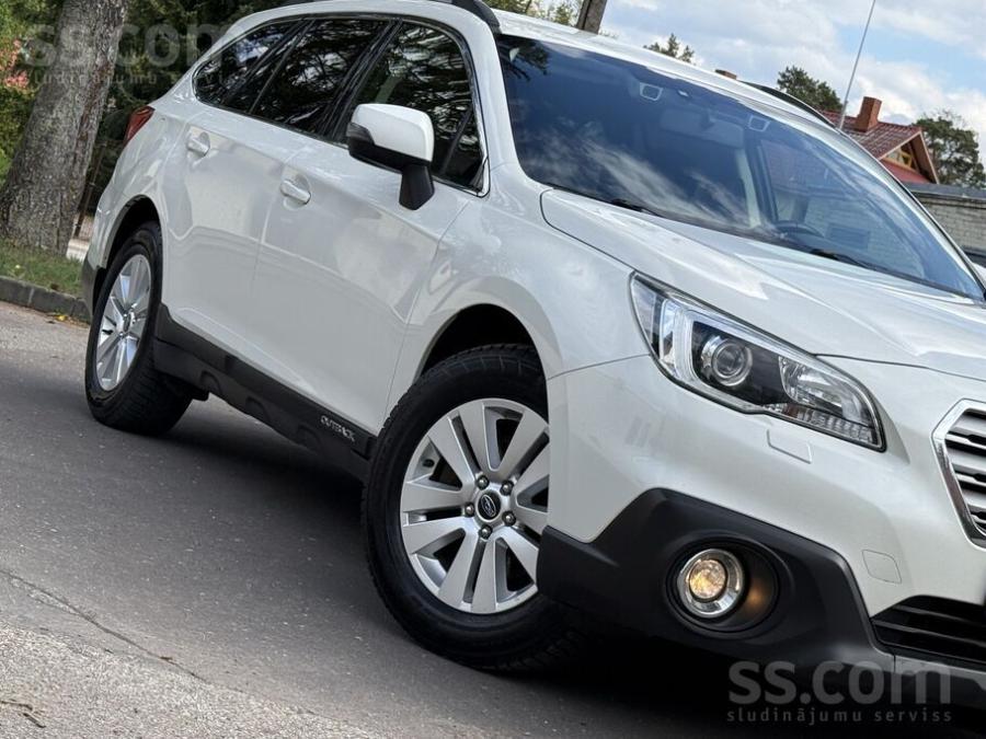 White Subaru Outback 2015 in Jurmala, with an engine capacity of 2.50 L and mileage of 250 thousand km for 8550 €, photo 13 on AUTOMOTO.COM.LV