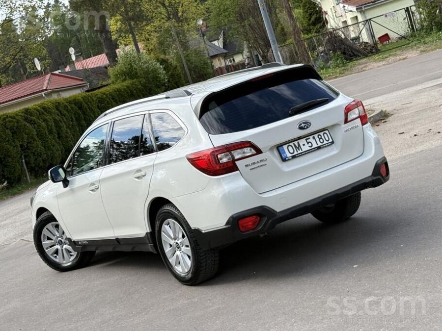 White Subaru Outback 2015 in Jurmala, with an engine capacity of 2.50 L and mileage of 250 thousand km for 8550 €, photo 16 on AUTOMOTO.COM.LV